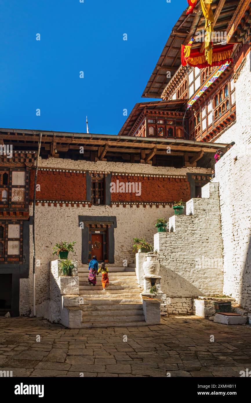 View of traditional architecture of Trongsa dzong inner courtyard in ...