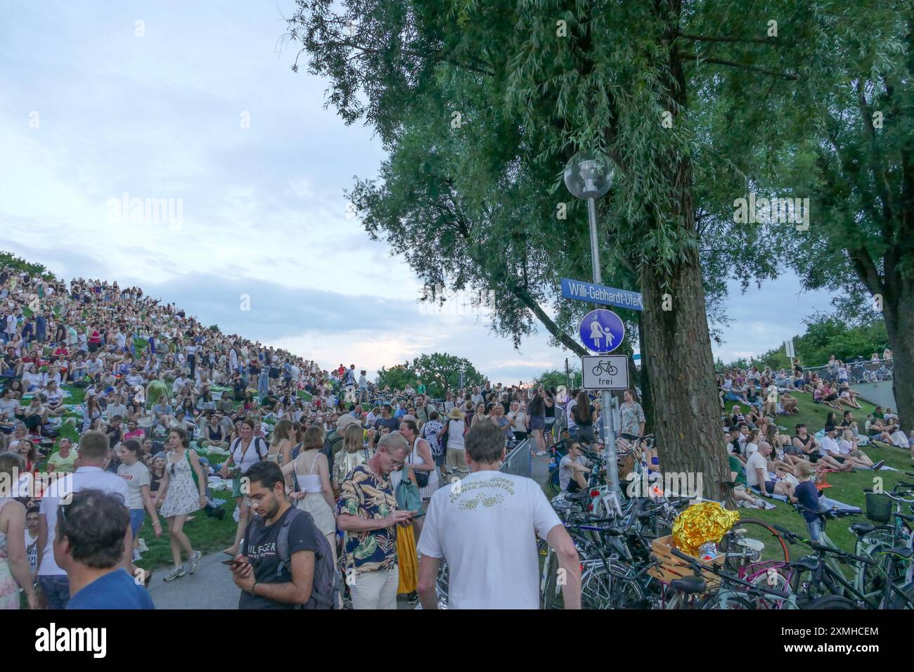 Munich, 25.000 people outside in the Olympiapark on the opposite side ...