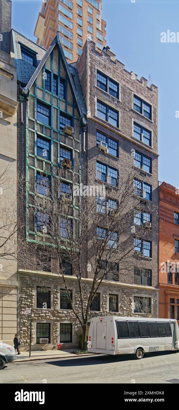 George Pelham-designed 17 East 84th Street mimics half-timbered ...