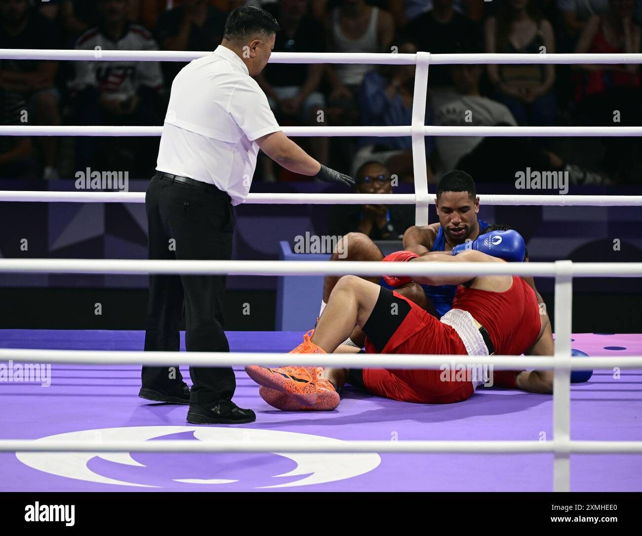 Paris, France. 28th July, 2024. Belgian boxer Victor Schelstraete (blue ...
