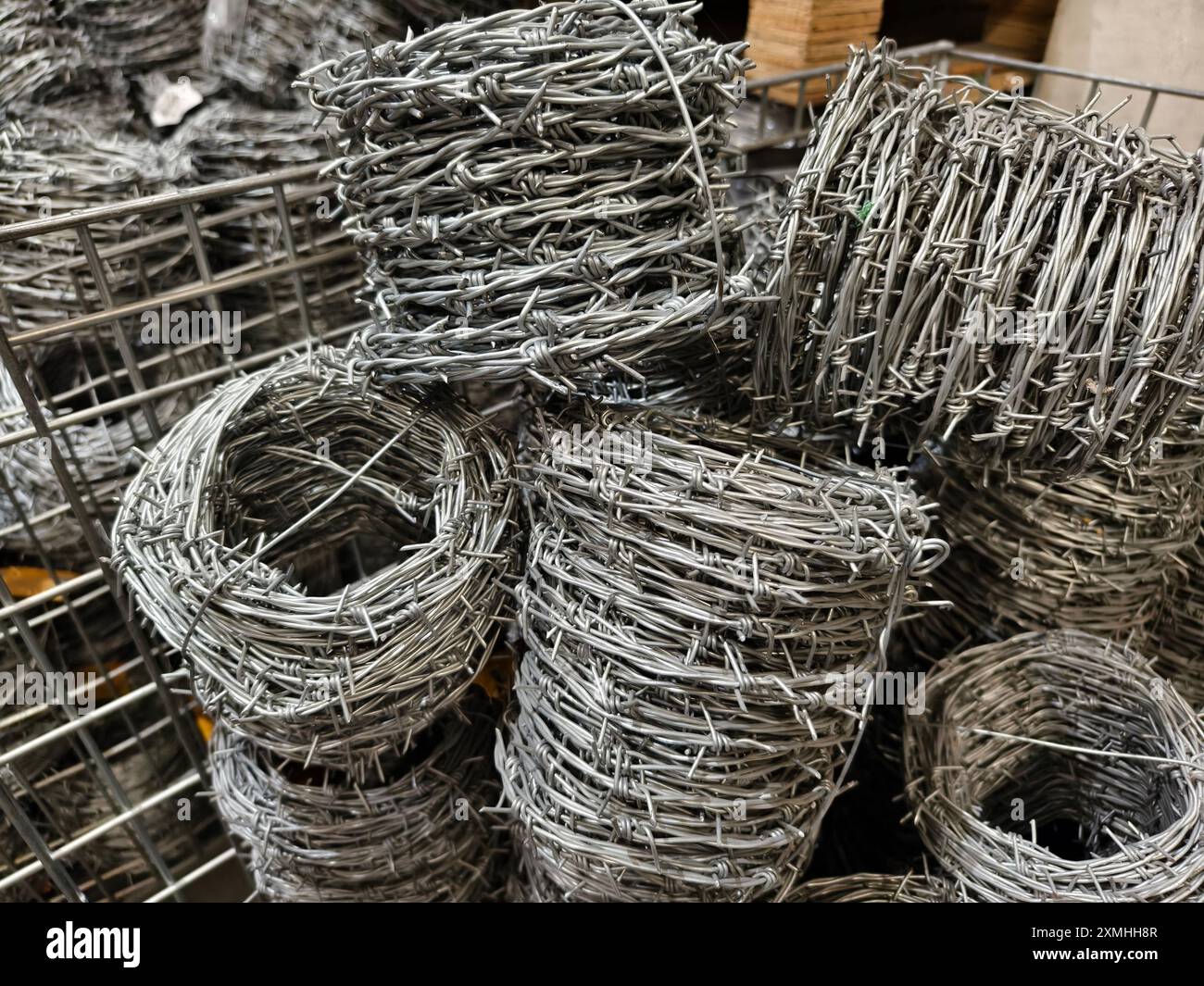 Woven steel wire hi-res stock photography and images - Alamy