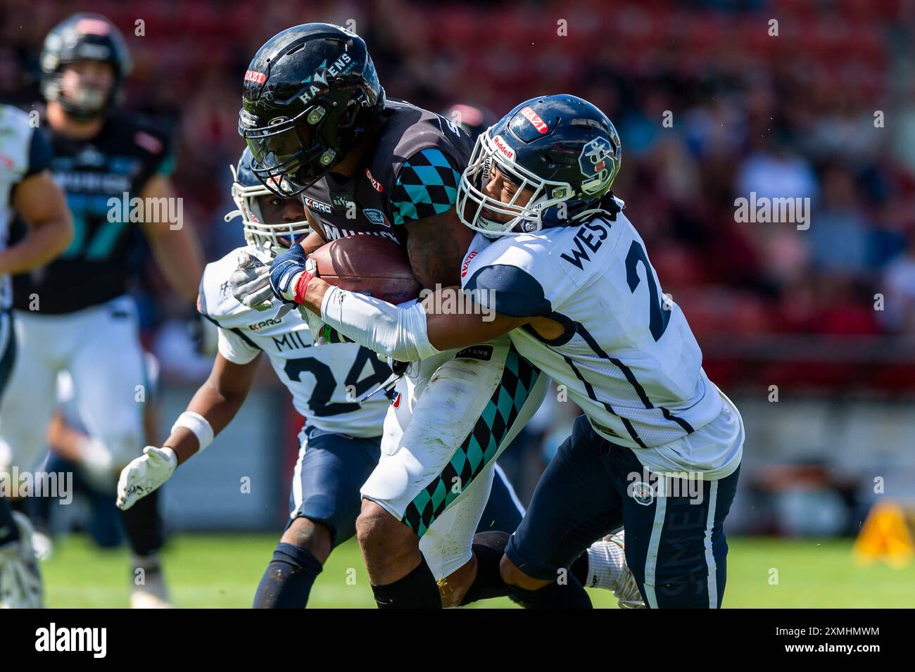 Sam Westfall (Milano Seamen #2) forced einen fummle von Malik Stanley ...