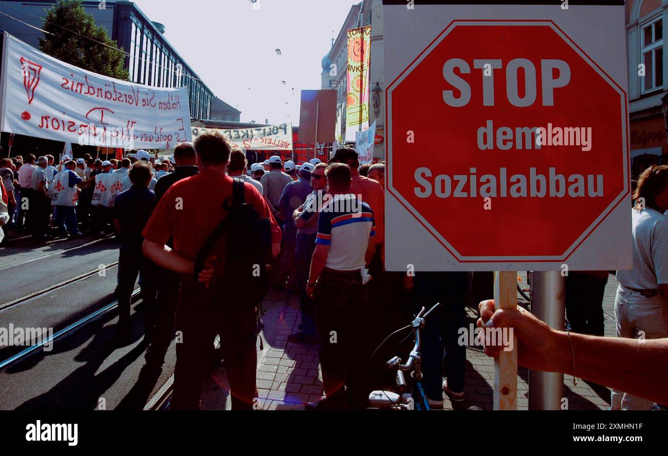 Resistance and demonstration as normality in a democracy Resistance and ...
