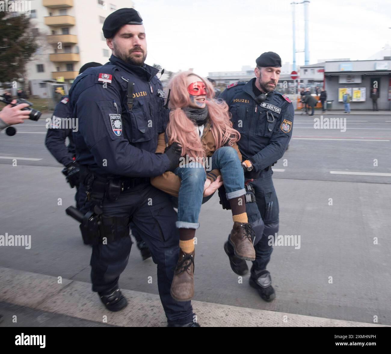 Resistance and demonstration as normality in a democracy Resistance and ...