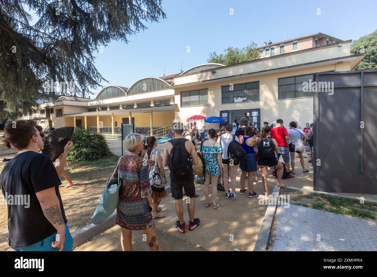 Centro balneare hi-res stock photography and images - Alamy