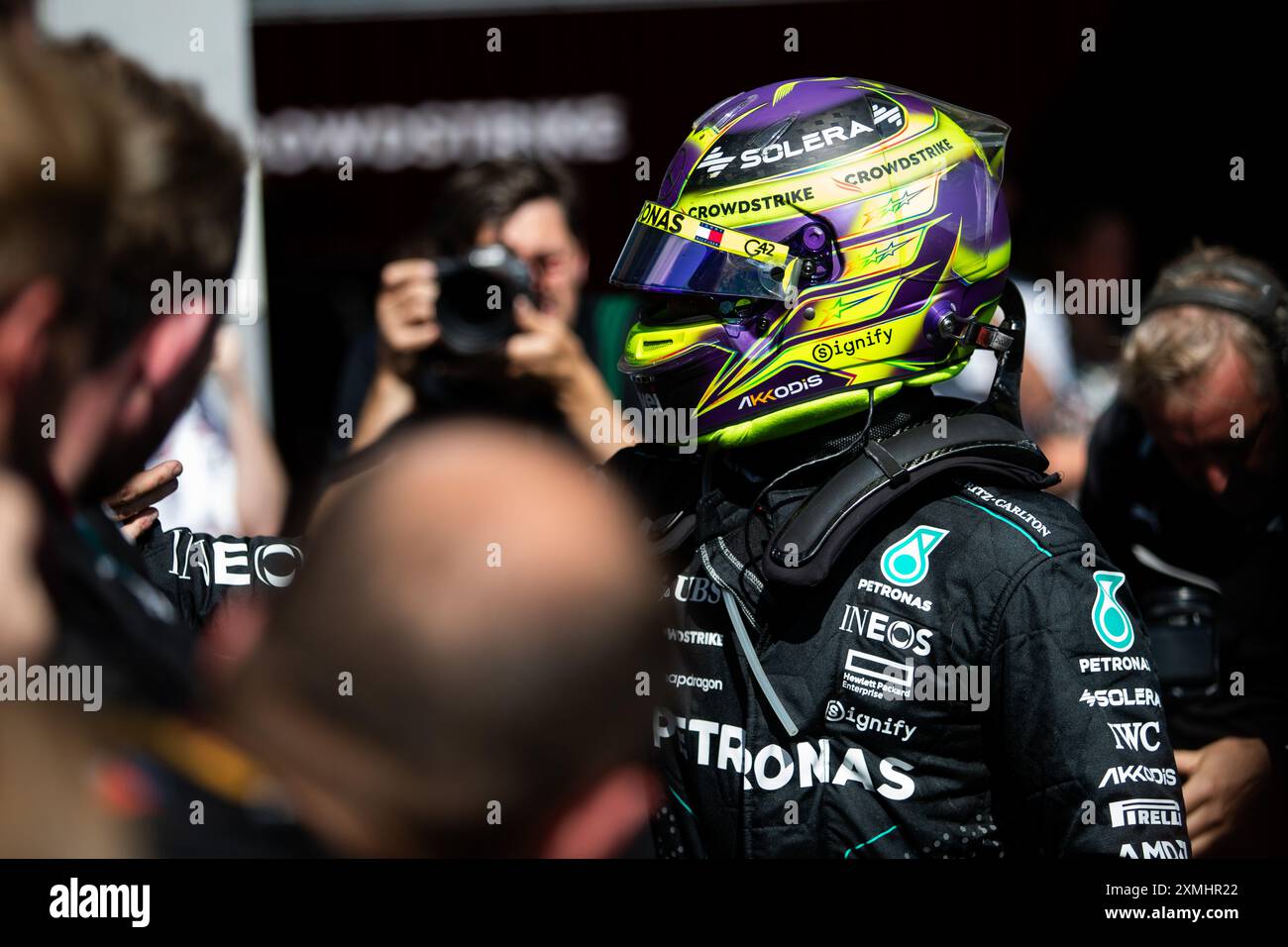 HAMILTON Lewis (gbr), Mercedes AMG F1 Team W15, portrait finish line ...