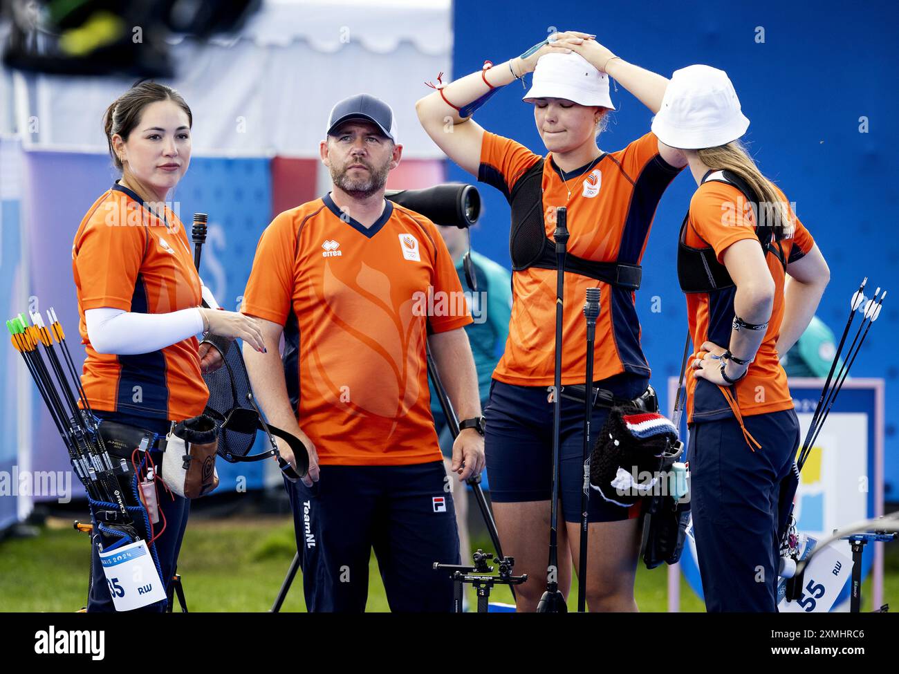 PARIS - The archers Gaby Schloesser, Laura van der Winkel and Quinty ...