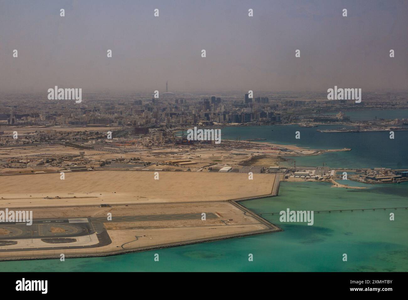 Doha hamad international airport view hi-res stock photography and ...