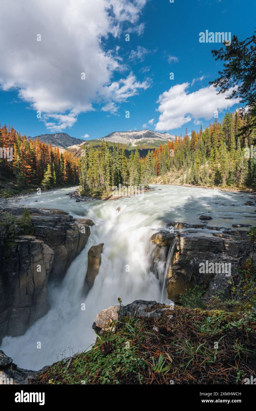 Beautiful view sunwapta falls hi-res stock photography and images - Alamy
