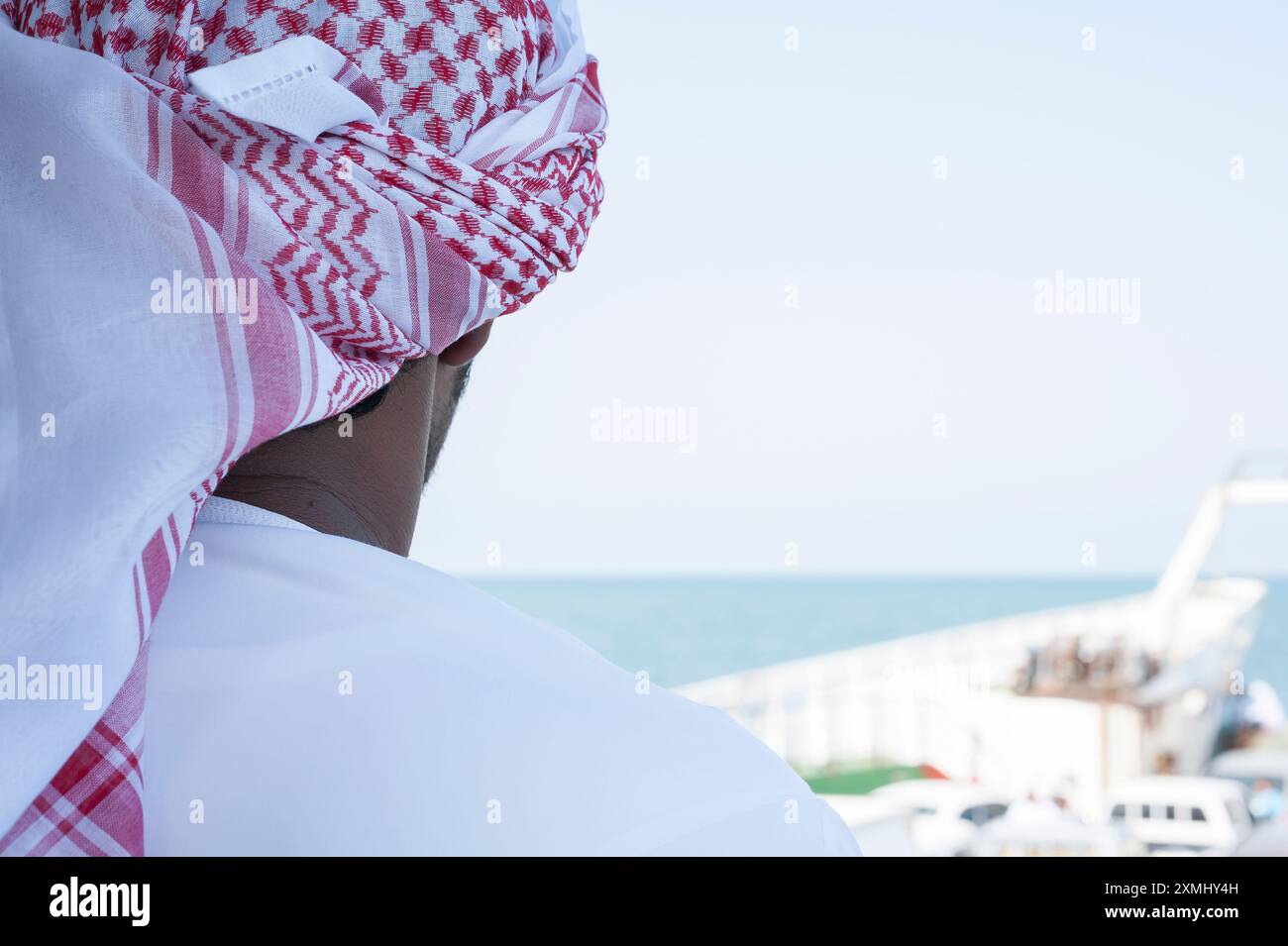 Keffiyeh head scarf hi-res stock photography and images - Alamy