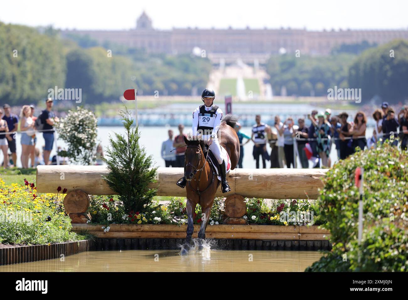 28 July 2024, France, Versailles: Olympia, Paris 2024, equestrian sport ...