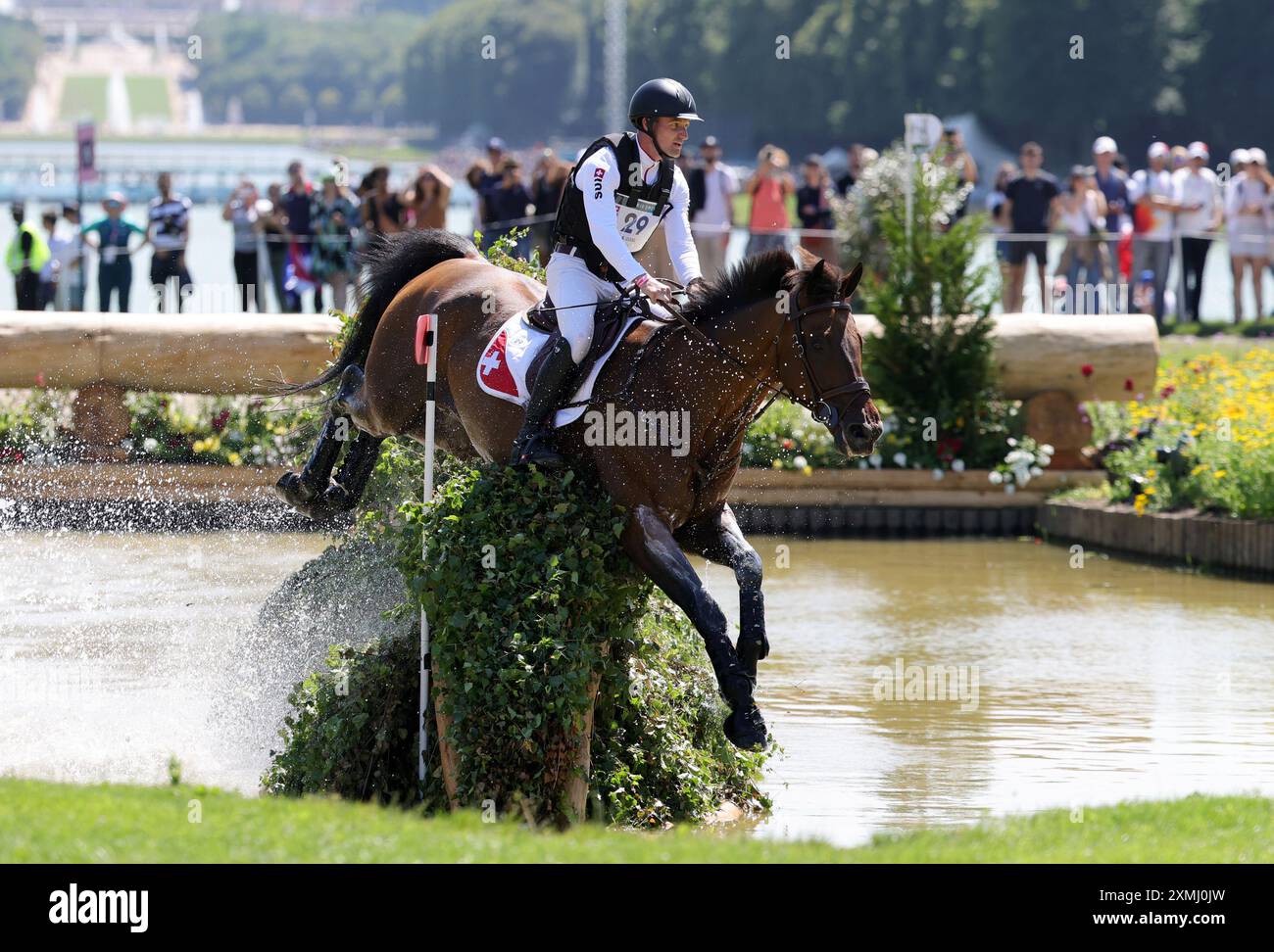 28 July 2024, France, Versailles: Olympia, Paris 2024, equestrian sport ...