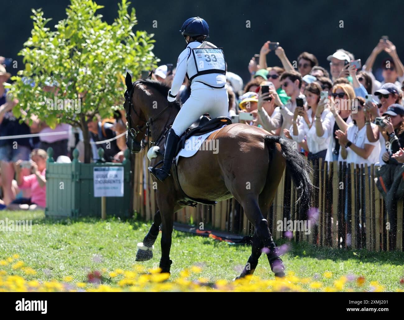 VERSAILLES, FRANCE - JULY 28: Laura Collett and horse London 52 of ...