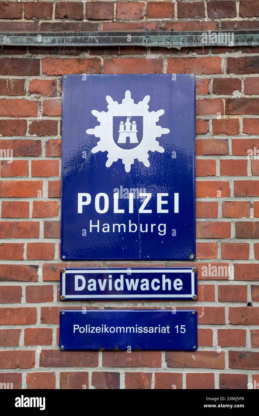 Famous Davidwache police station sign at Spielbudenpl. 31 in Reeperbahn ...