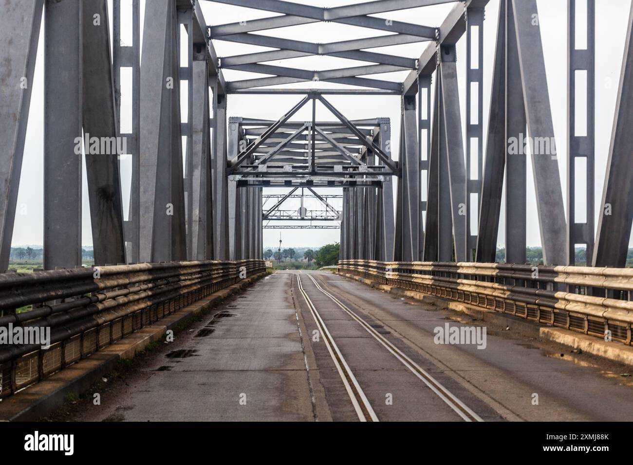 Albert Nile bridge near Pakwach town, Uganda Stock Photo - Alamy
