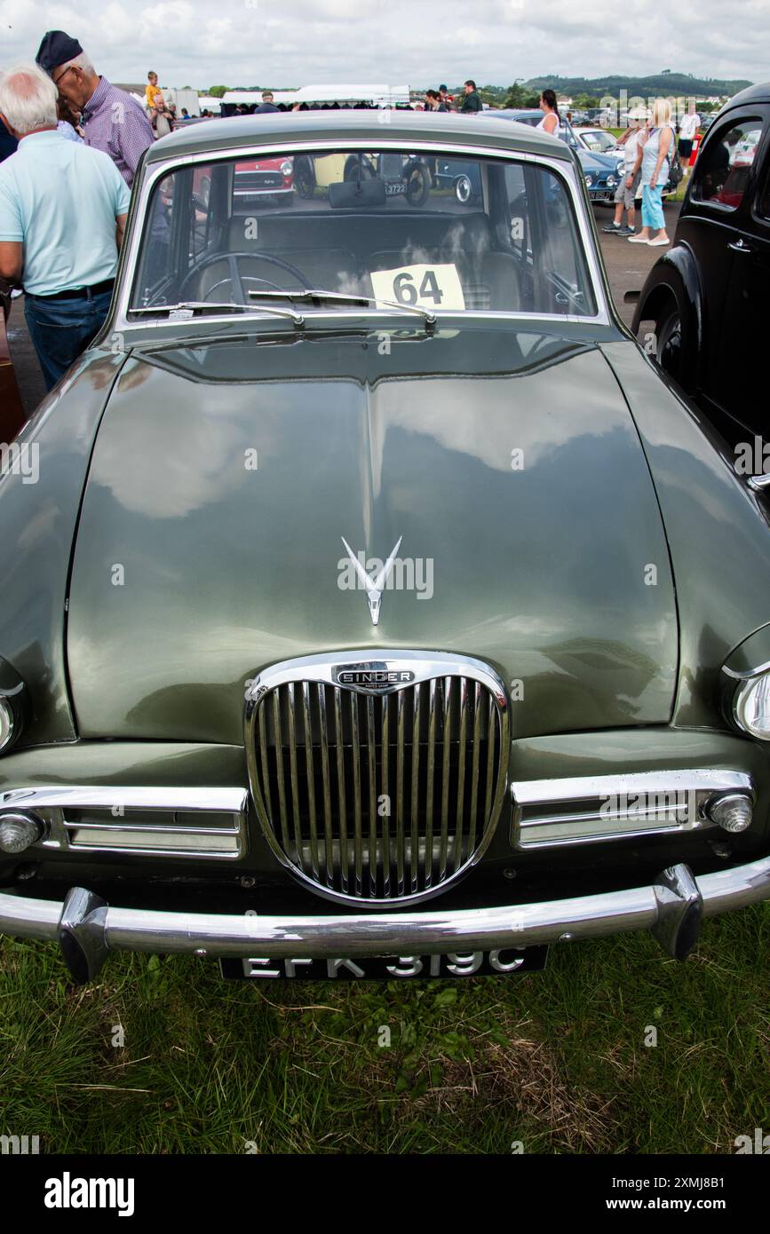 Singer gazelle car hi-res stock photography and images - Alamy