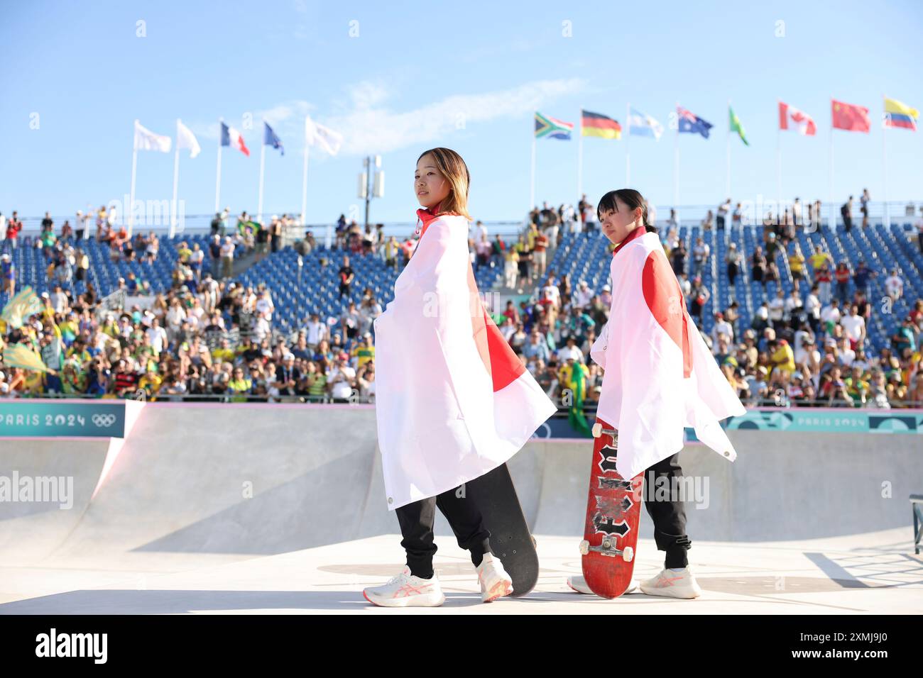 YOSHIZAWA Coco of Japan (L), the gold medalist and AKAMA Liz of Japan ...