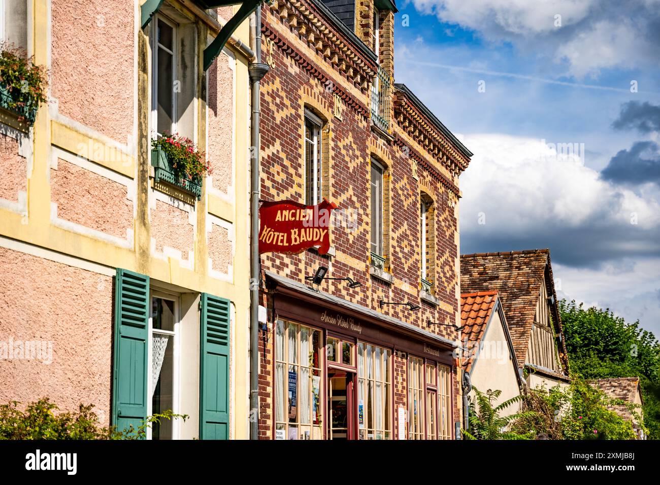 Hôtel Baudy, today cafè an restaurant, once center of artistic life in ...