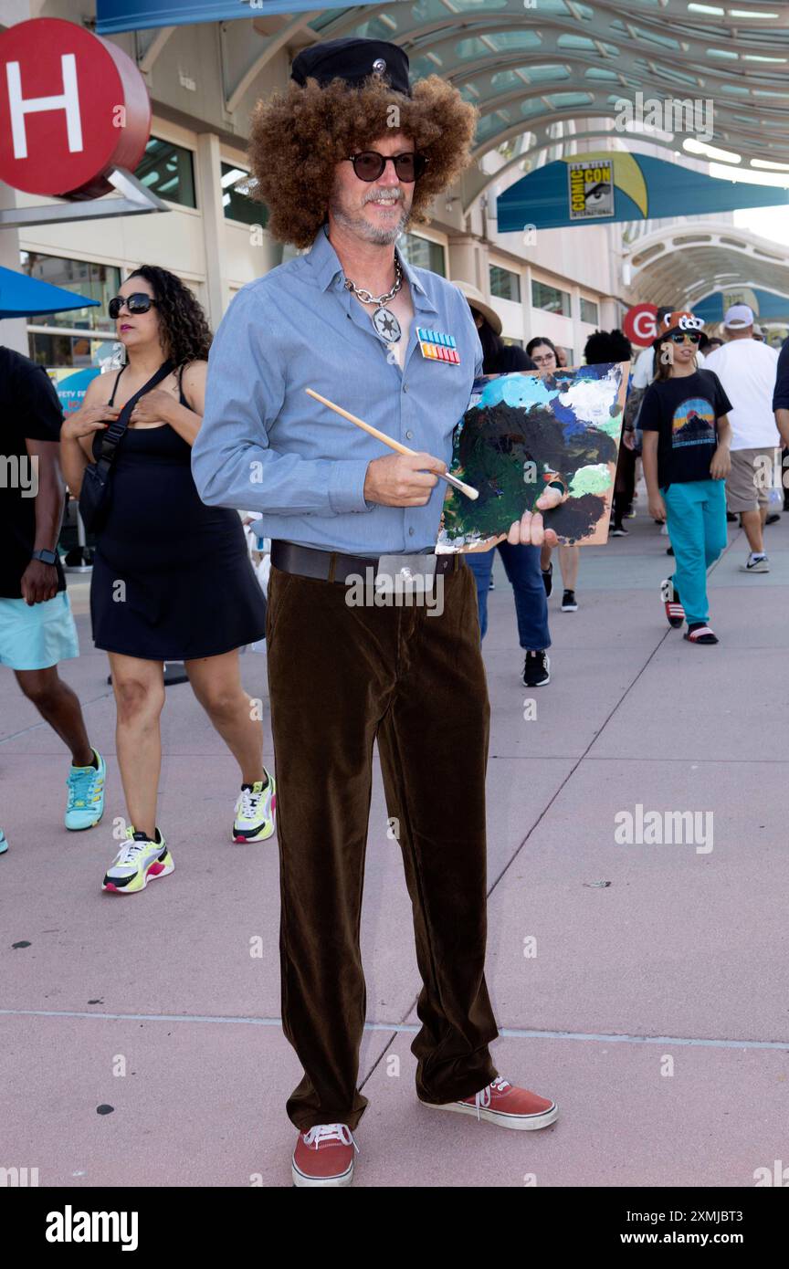 Bob Ross Cosplayer auf der San Diego Comic-Con International 2024 im ...