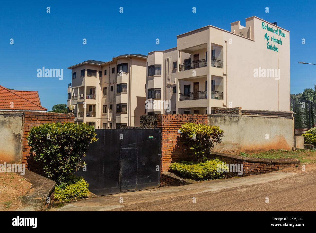 Construction modern apartments developed hi-res stock photography and ...