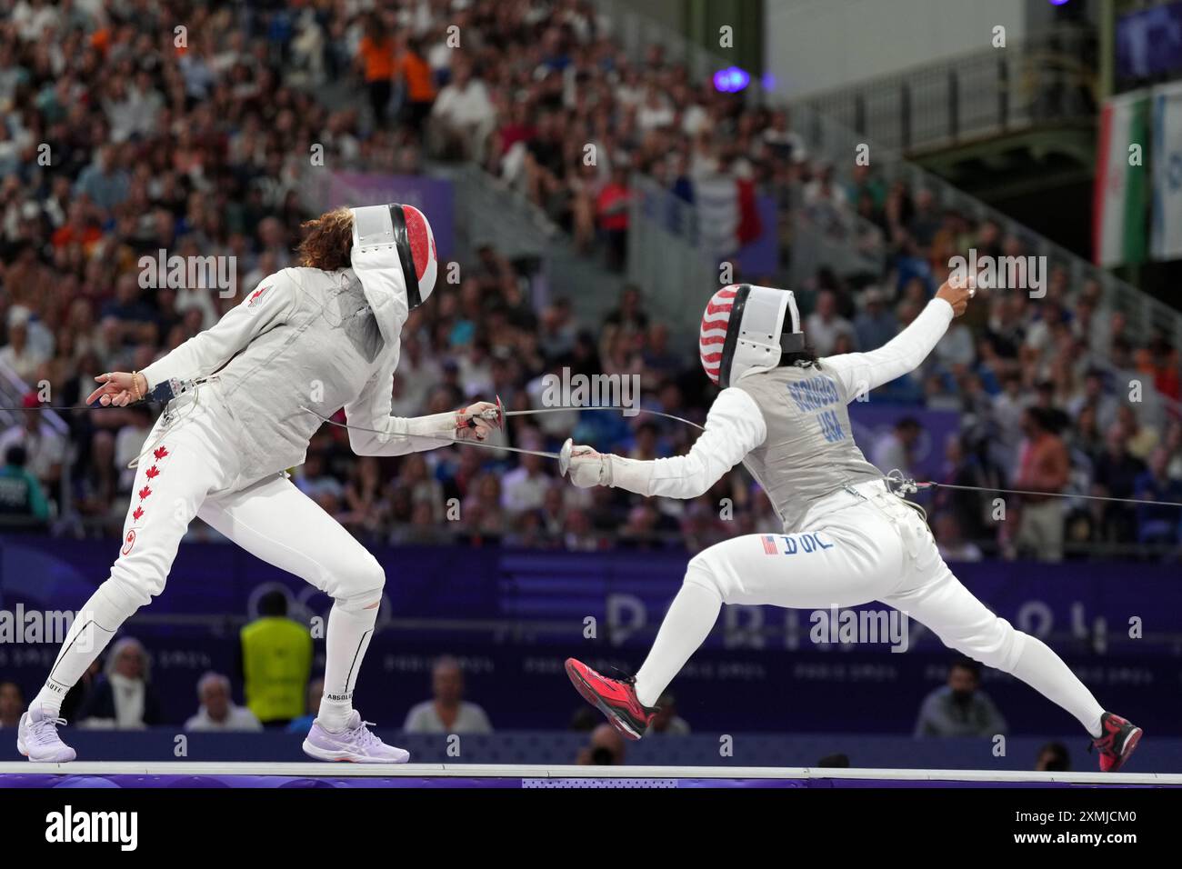 Paris, France. 28th July, 2024. Eleanor Harvey of Canada (left) and ...