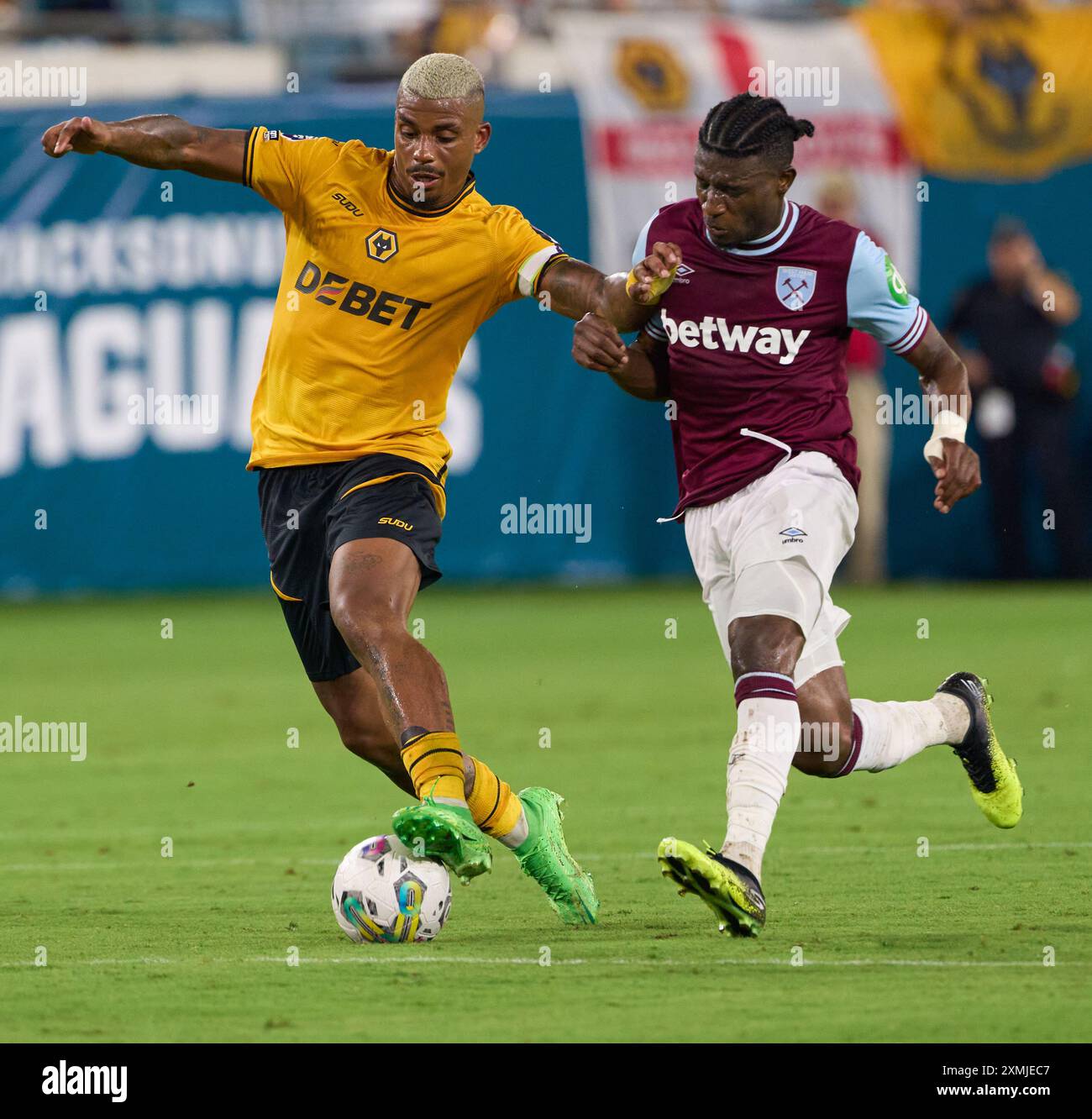 Mario lemina wolves 2024 hi-res stock photography and images - Alamy