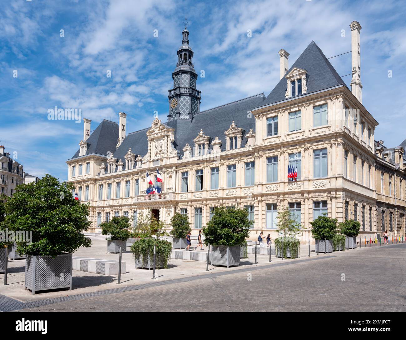 reims, france, 18 july 2024: people walk in front of hotel de ville in ...