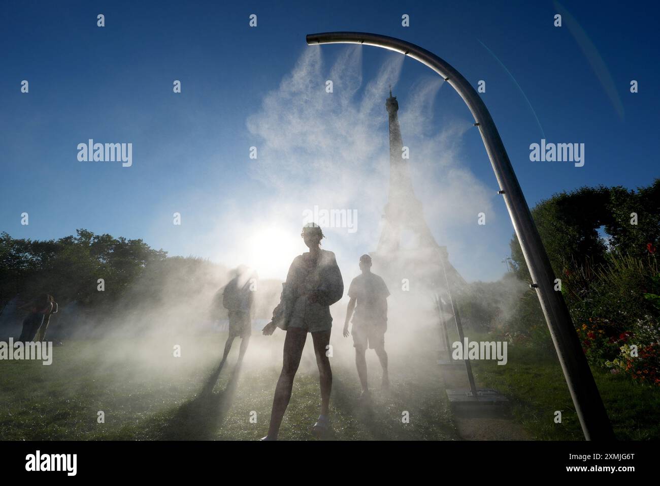 Paris, France. 28th July, 2024. Olympia, Paris 2024, three people walk ...