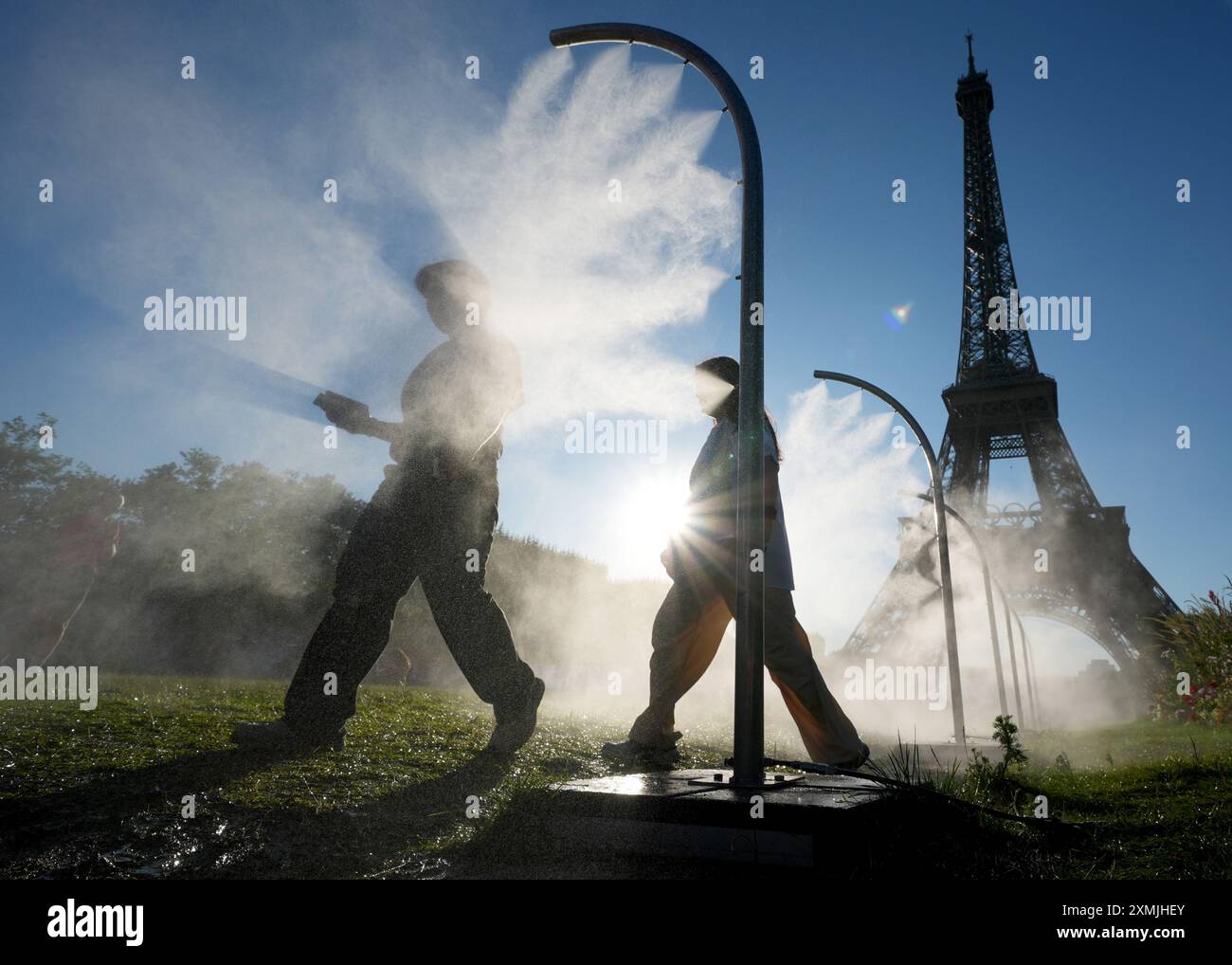 Paris, France. 28th July, 2024. Olympia, Paris 2024, two people walk ...