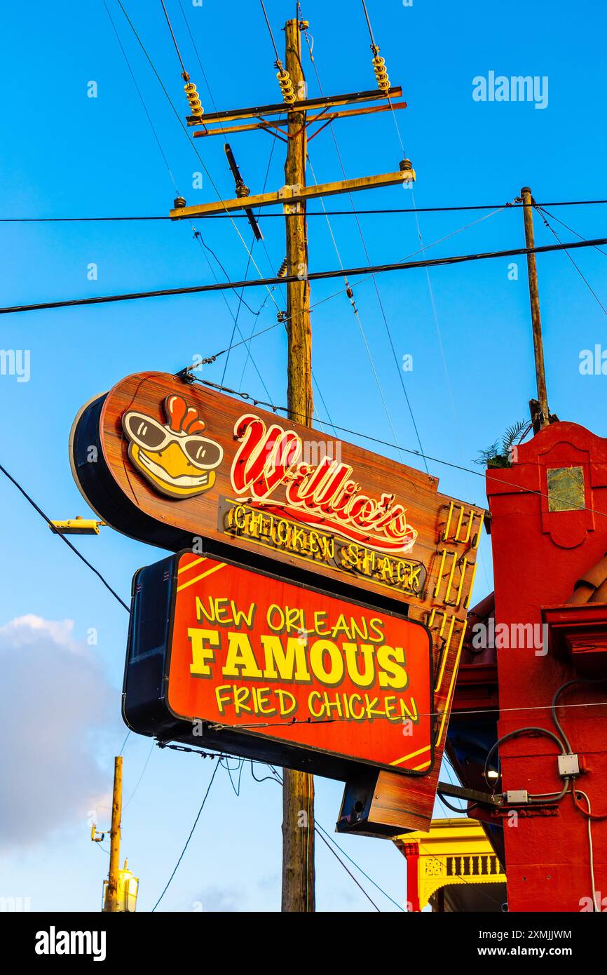 Chicken shack sign hi-res stock photography and images - Alamy
