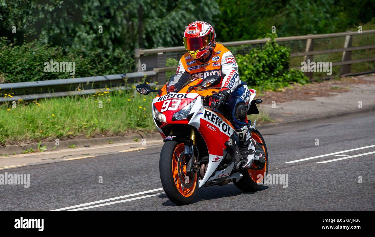 Milton Keynes,UK - July 28th 2024: Man wearing brightly colored ...