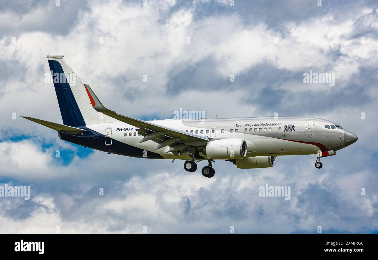 Zurich, Switzerland, 15th Jun 2024: A Boeing 737-700(BBJ) brings the ...