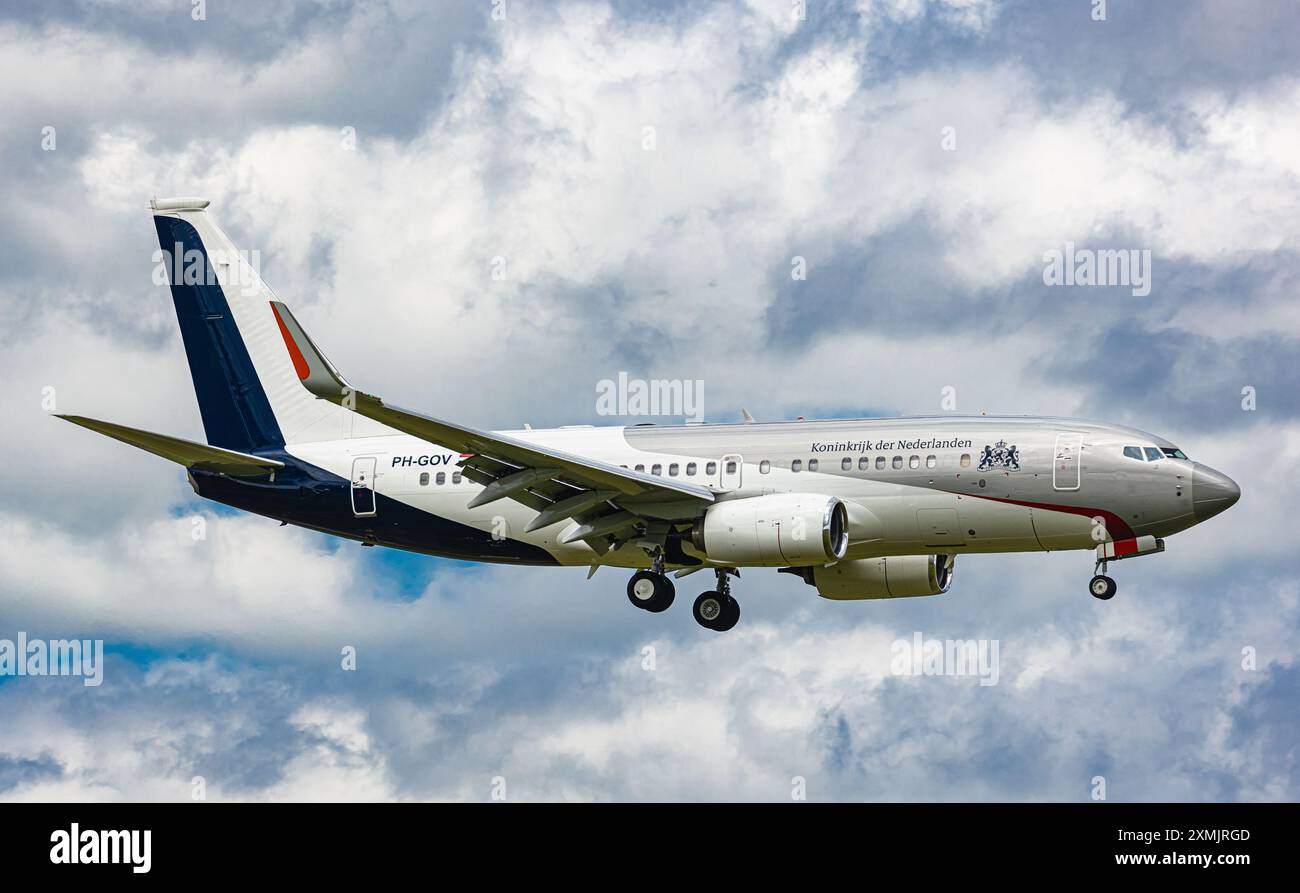 Zurich, Switzerland, 15th Jun 2024: A Boeing 737-700(BBJ) brings the ...
