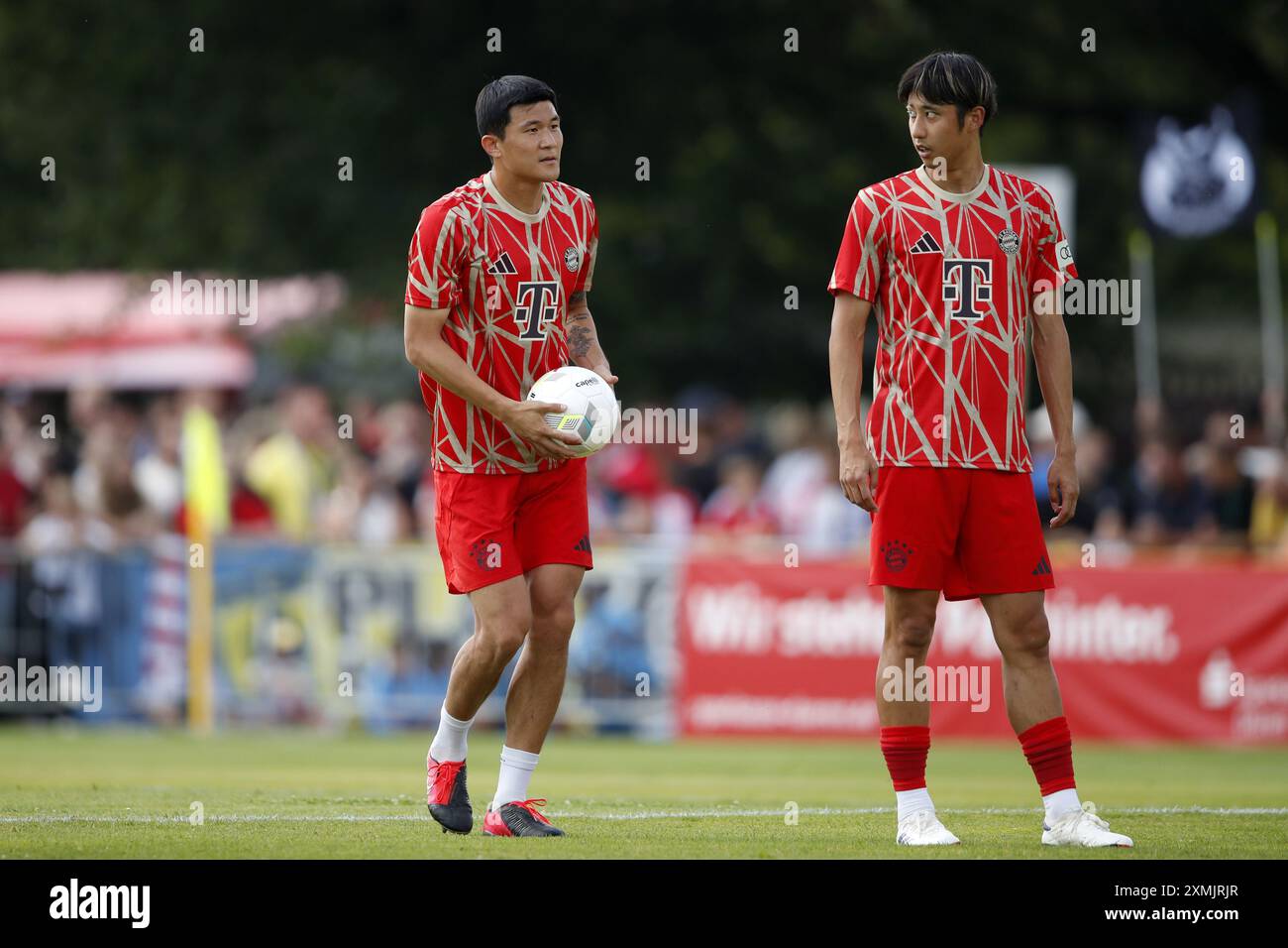 JULICH - (l-r) Min-jae Kim of FC Bayern Munchen, Hiroki Ito of FC Bayern Munchen during the ...