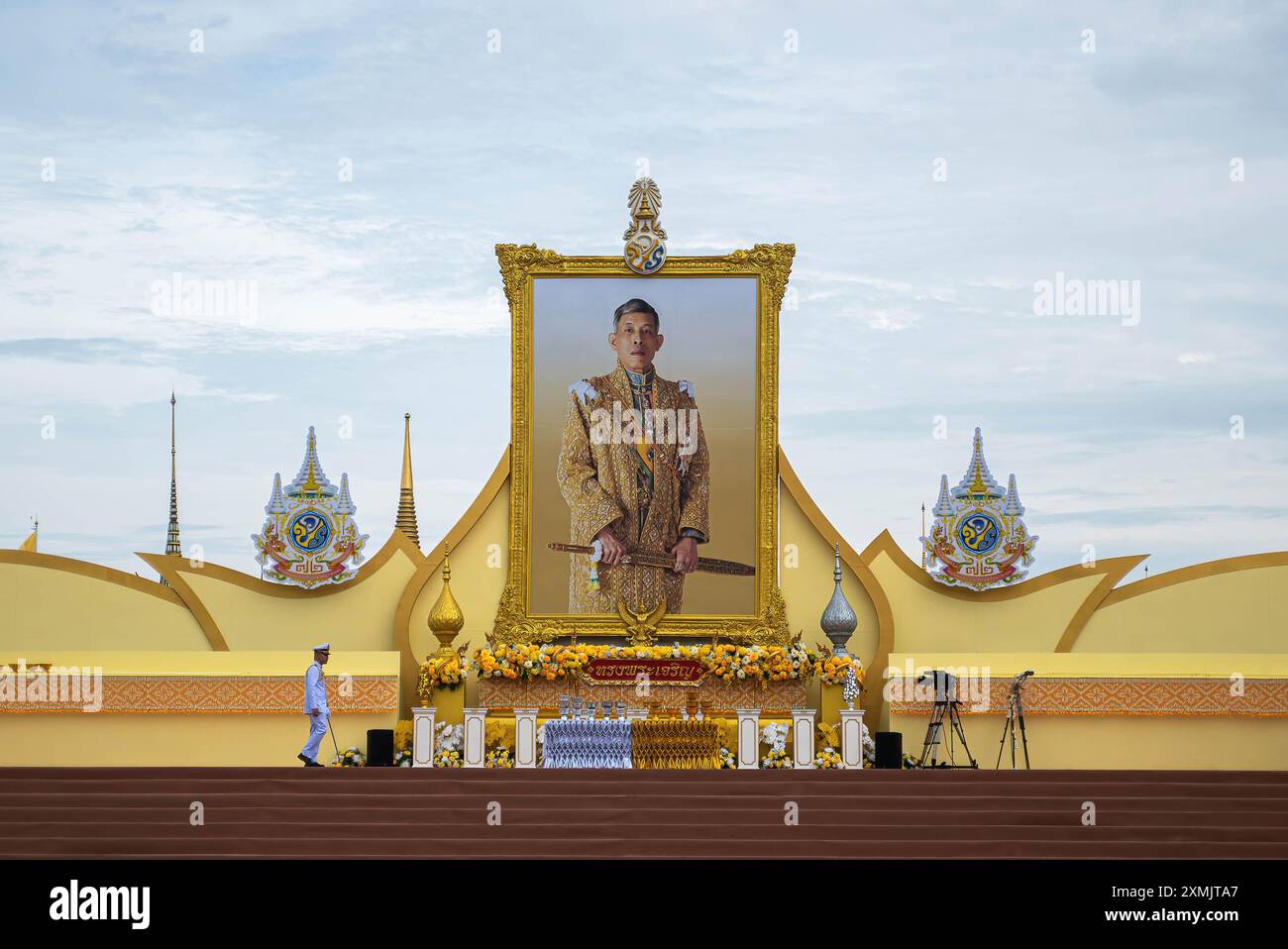 Portrait of thai king maha vajiralongkorn hi-res stock photography and ...