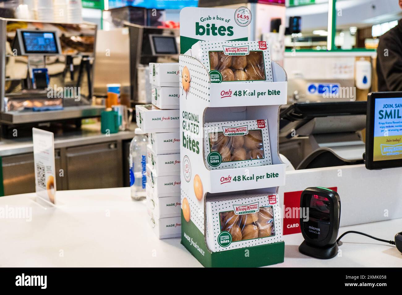 Krispy kreme display hi-res stock photography and images - Alamy