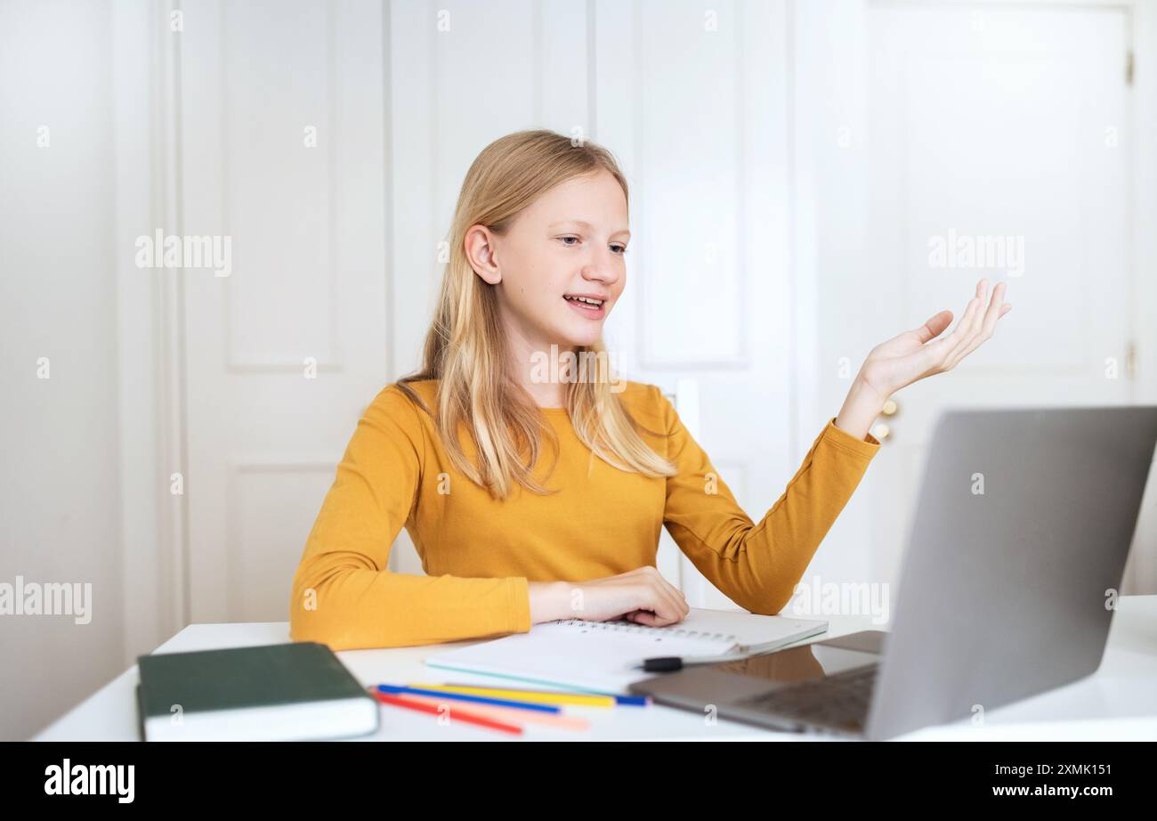 Teen girl with webcam hi-res stock photography and images - Alamy