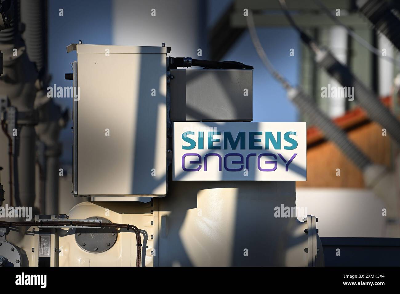 Siemens Energie Logo am Umspannwerk Landsham *** Siemens Energie logo ...