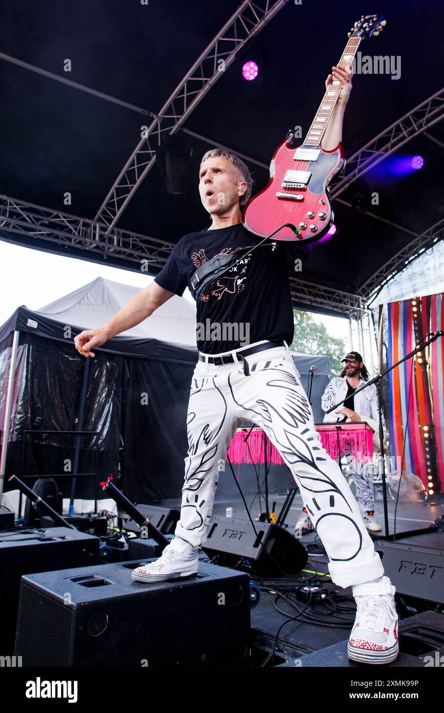 The Hoosiers, Lazydays Festival, Southend-on-Sea, Essex © Clarissa ...