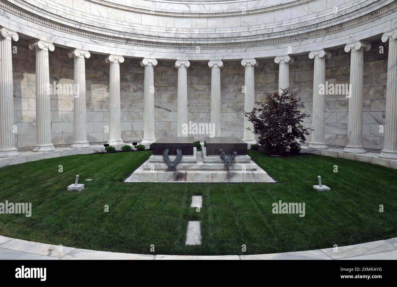 The graves of America's 29th president, Warren G. Harding, and First Lady Florence Harding, at ...