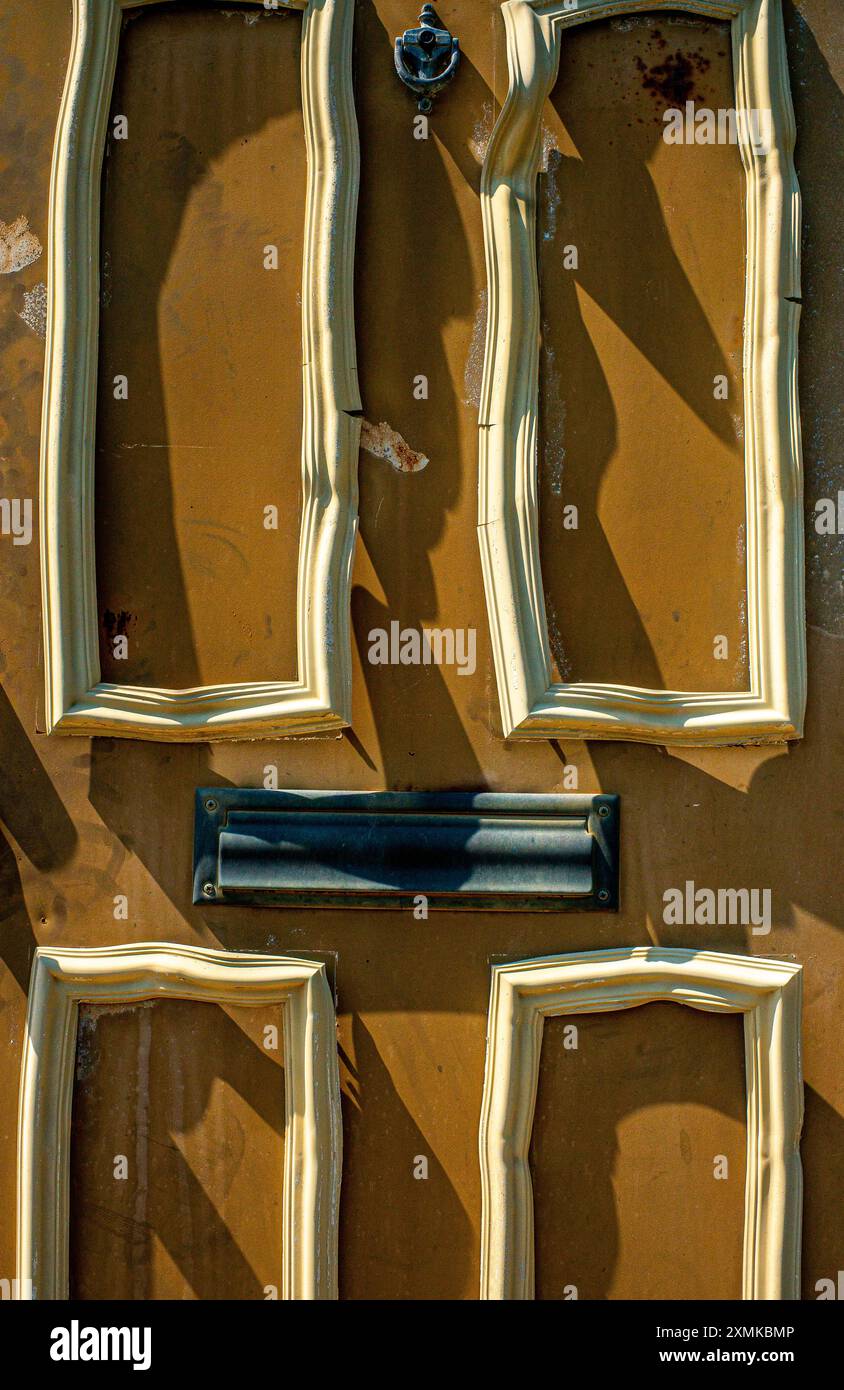 Door molding melting in heat Stock Photo - Alamy
