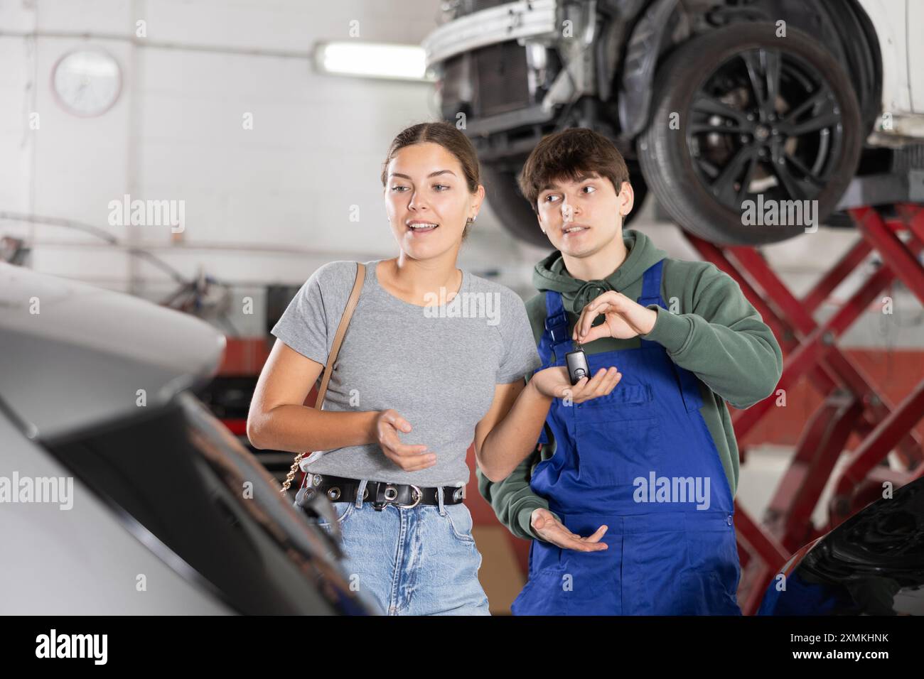 Customer handoff hi-res stock photography and images - Alamy