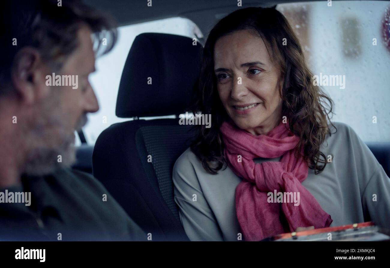 CLOSE YOUR EYES, (aka CERRAR LOS OJOS), from left: Manolo Solo, Ana ...