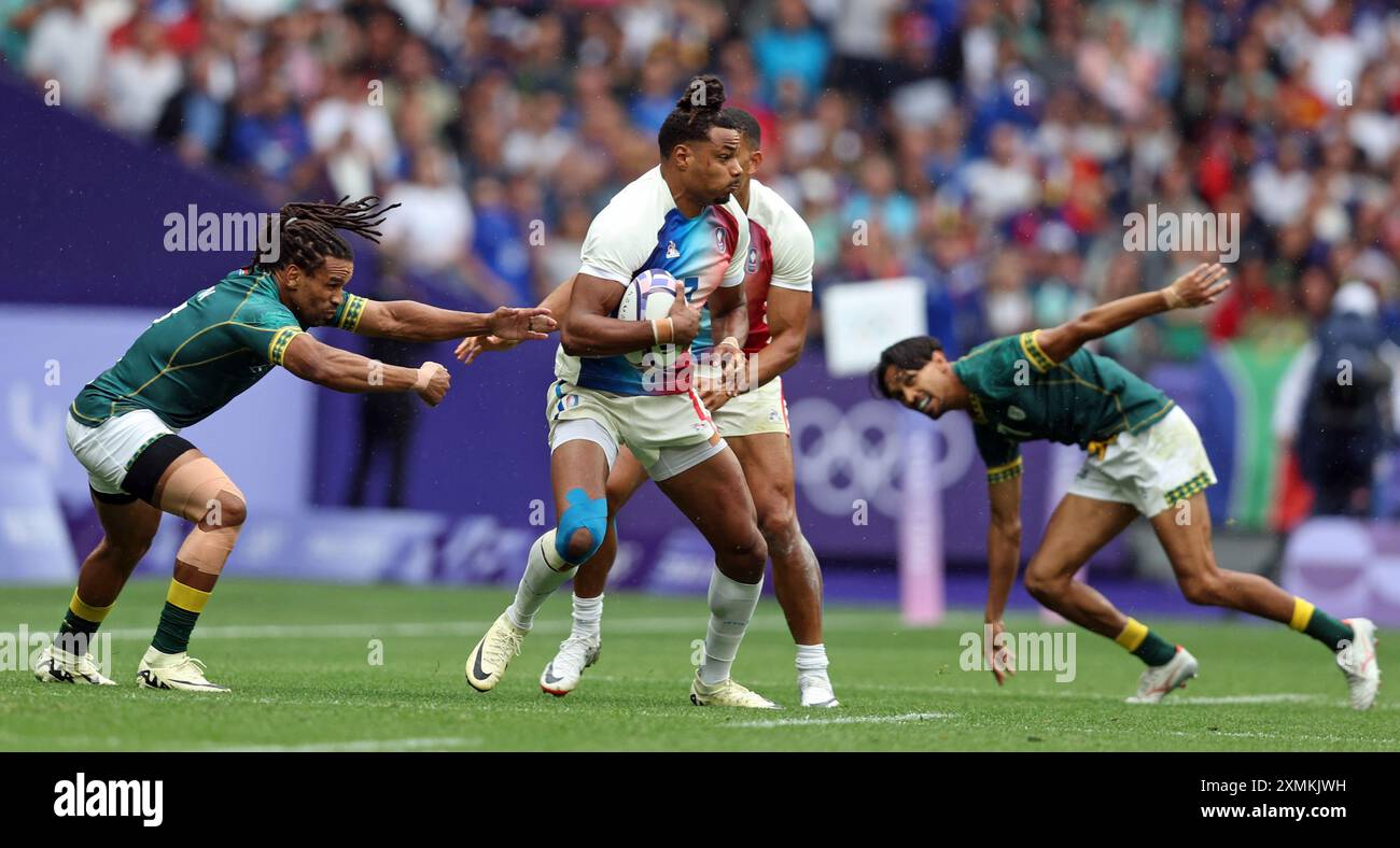PARIS, FRANCE - JULY 27: Shilton van Wyk of Team South Akfrica runs ...