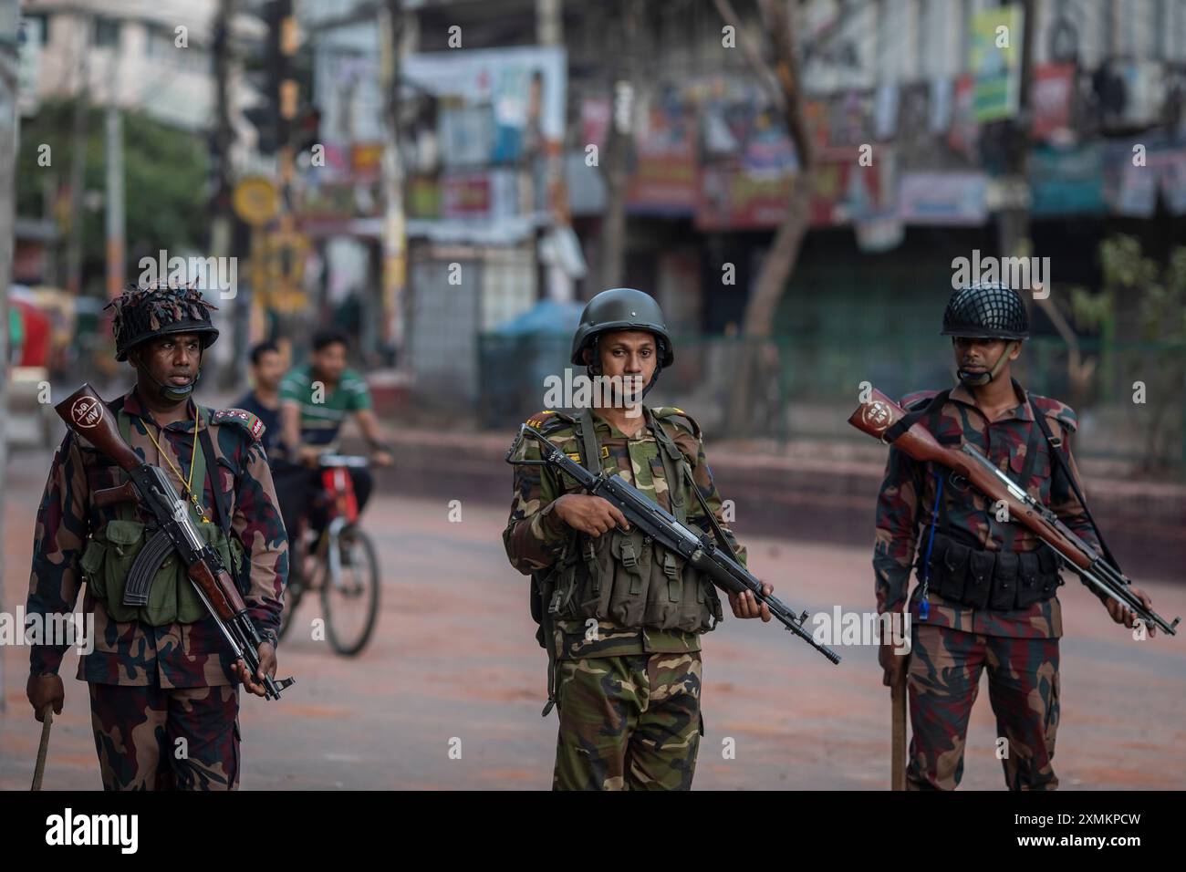 Bangladeshi Military force soldiers, Border Guard Bangladesh (BGB) and ...