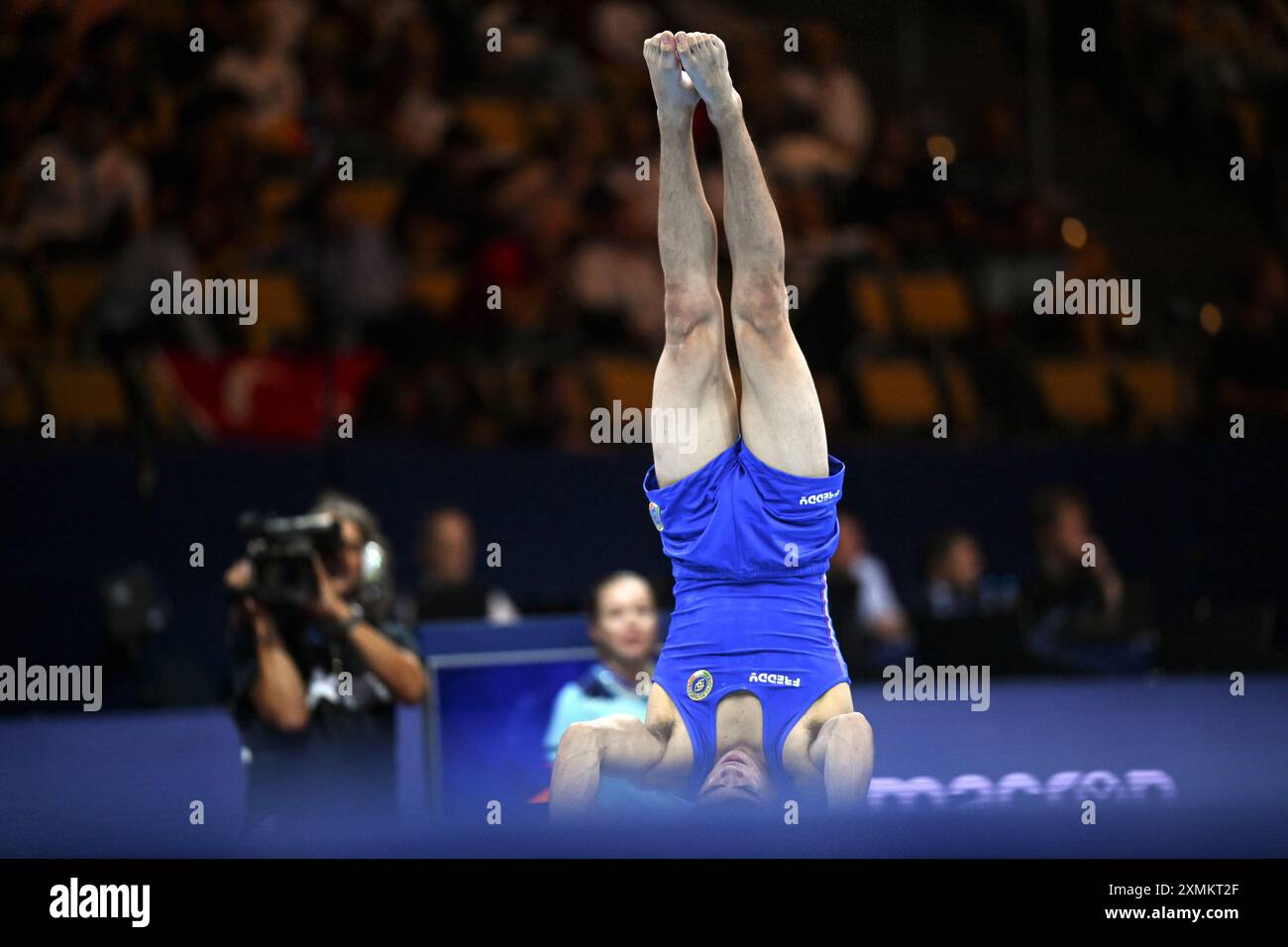 Floor gymnastics hi-res stock photography and images - Alamy