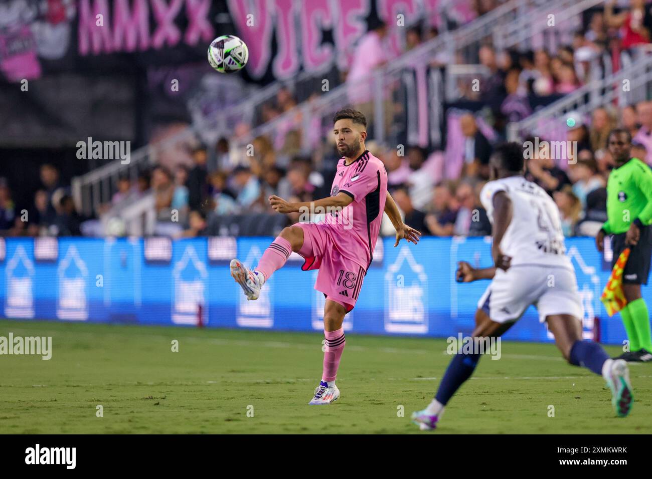 Lionel messi inter miami crowd hi-res stock photography and images - Alamy