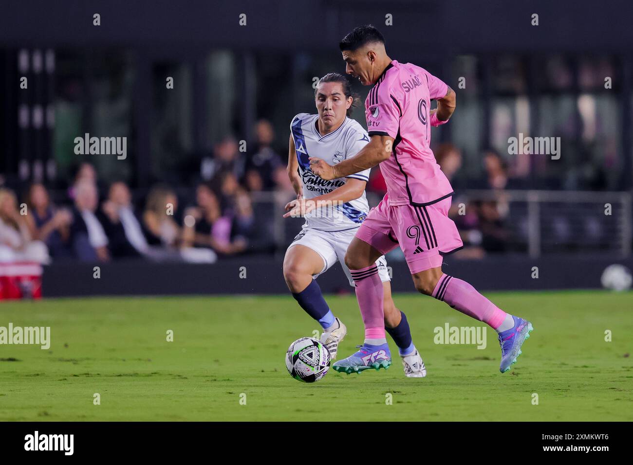 Lionel messi inter miami crowd hi-res stock photography and images - Alamy