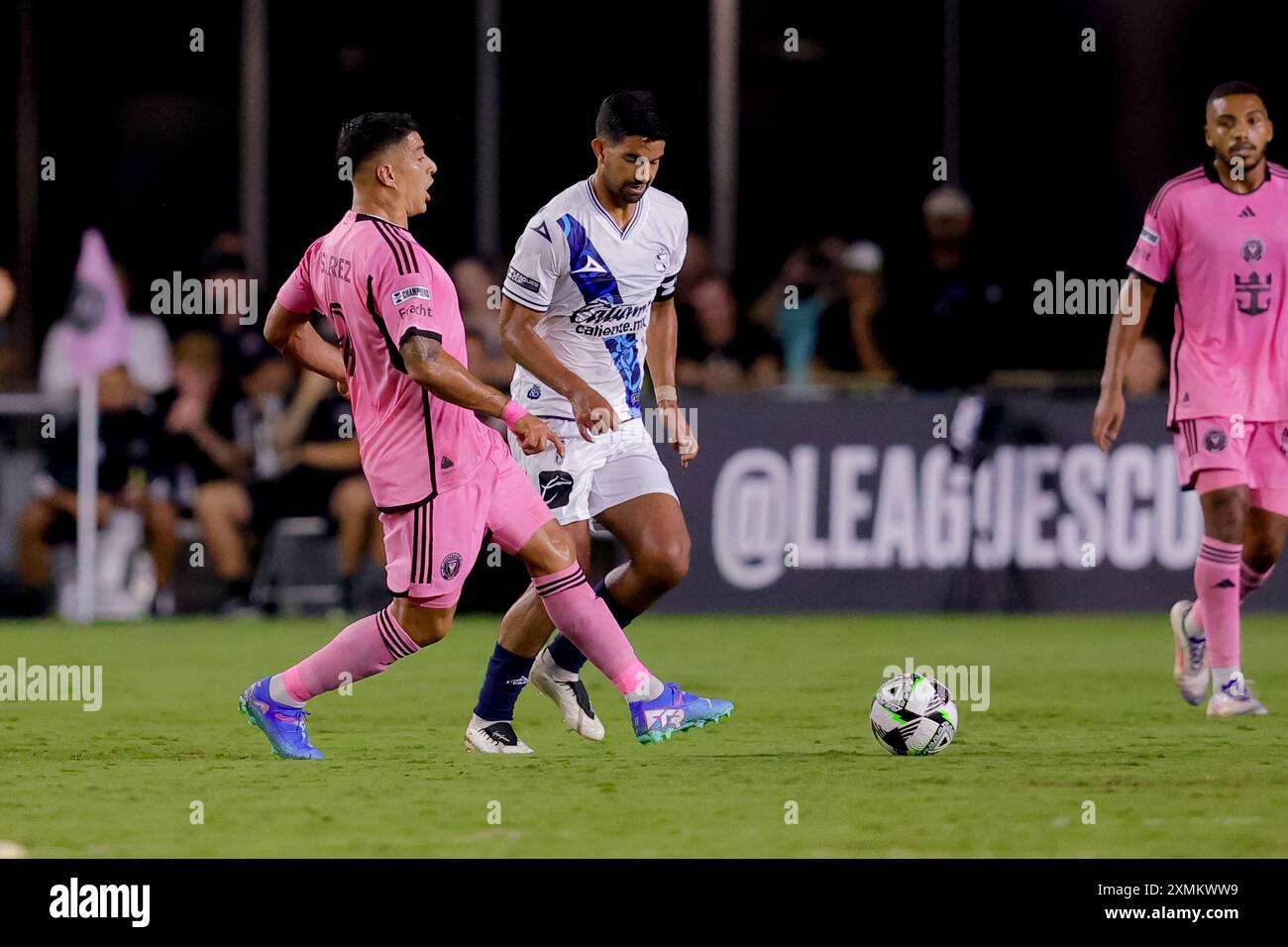 Lionel messi inter miami crowd hi-res stock photography and images - Alamy