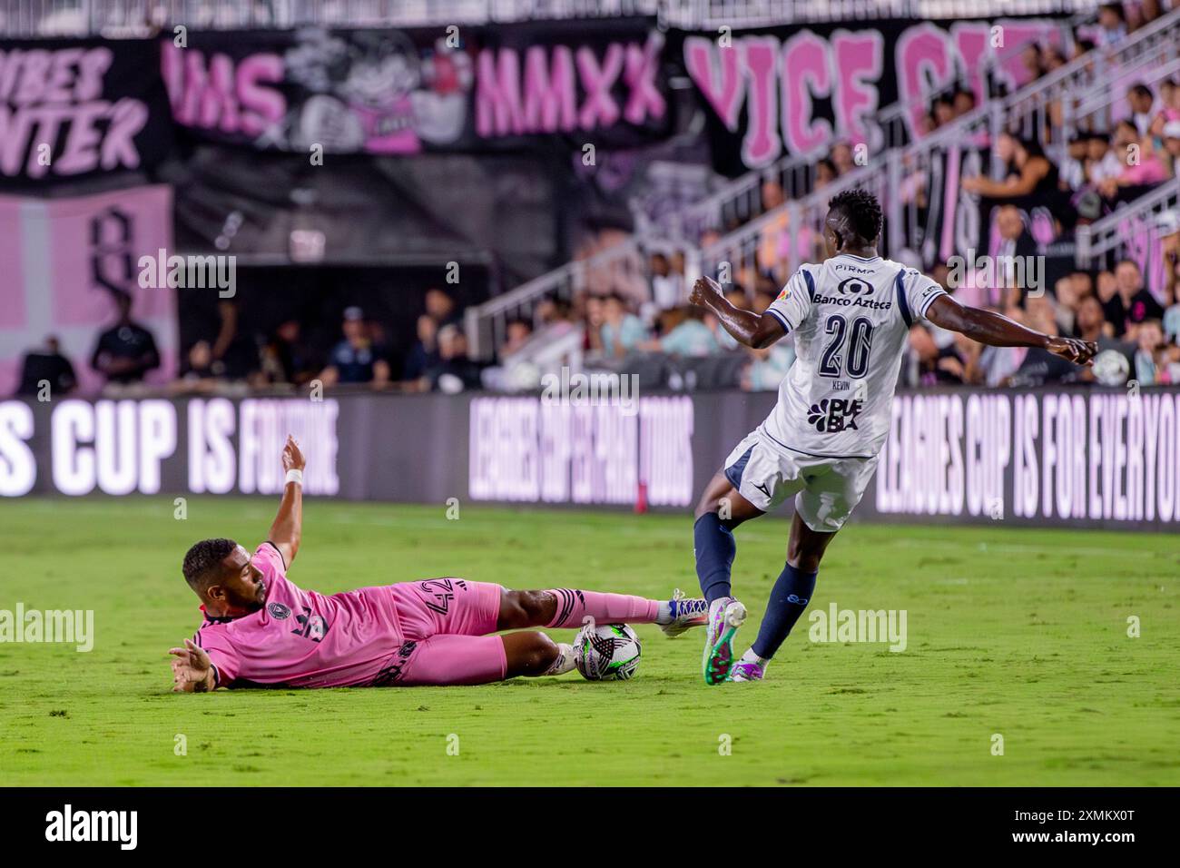 Lionel messi inter miami crowd hi-res stock photography and images - Alamy